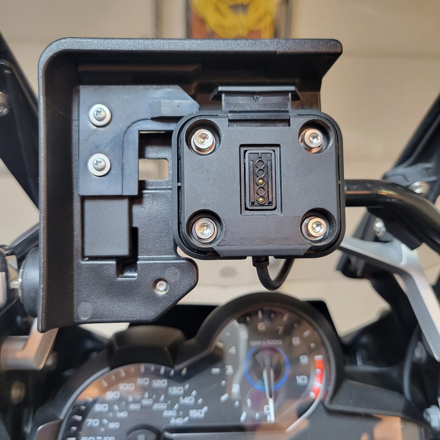 Garmin Zumo XT, XT2/XT3 to BMW NAV V/VI Locking Base Adapter Version II ...