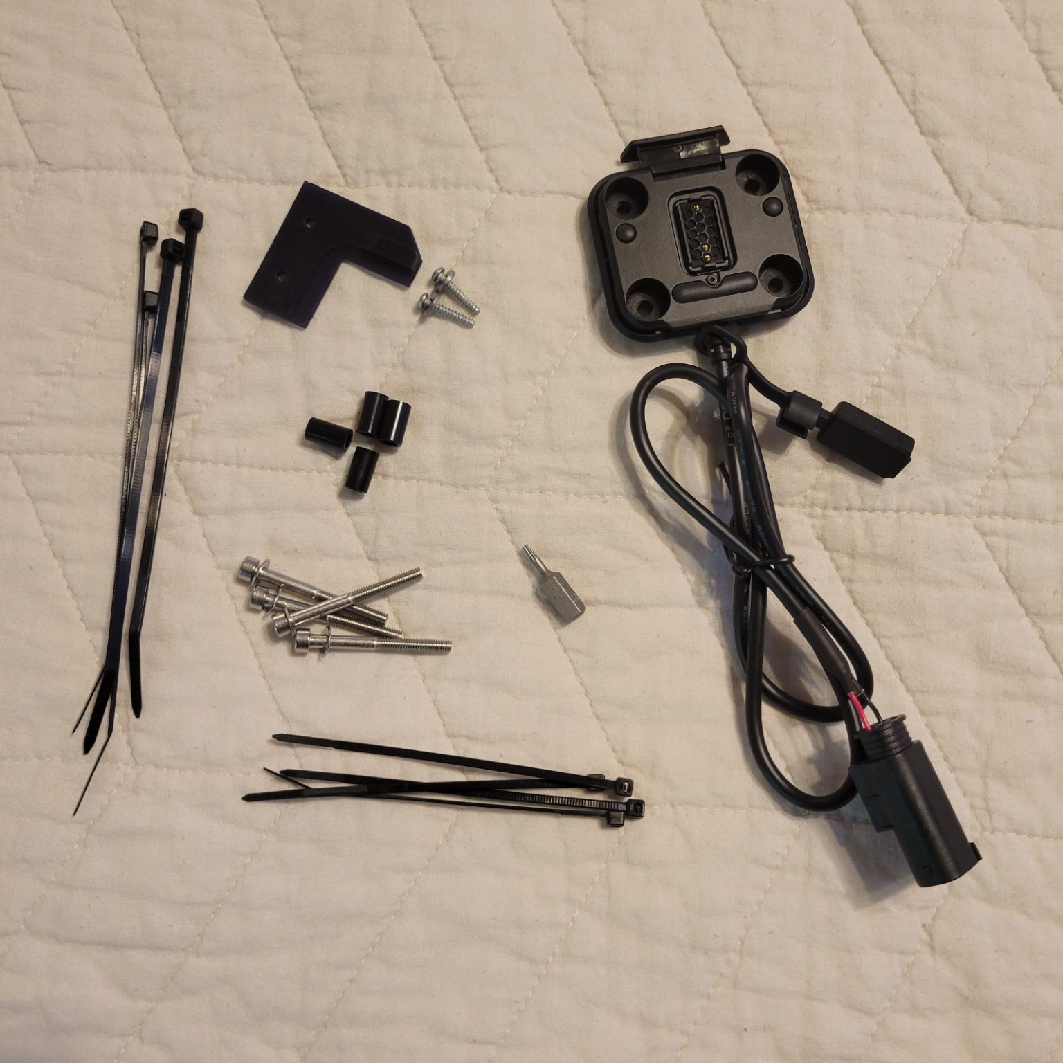 Garmin Zumo XT, XT2/XT3 to BMW NAV V/VI Locking Base Adapter Version II ...